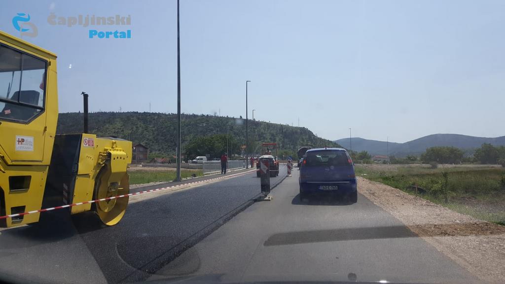 FOTO | Asfaltirana zadnja traka kružnog toka u Tasovčićima - Čapljinski ...