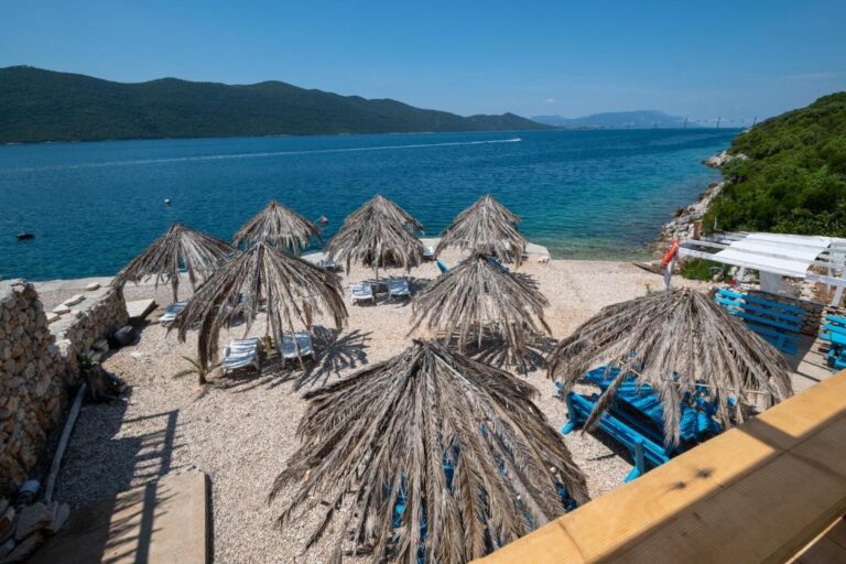 FOTO | 'Feral' Neum: Plaža, restoran i kafić koje morate posjetiti ...