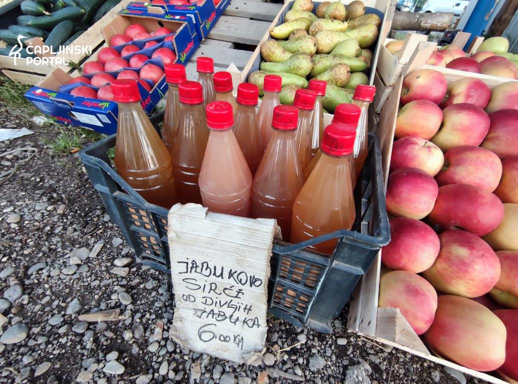 FOTO | Petak i cijene na Veletržnici: Jagode 5,50 KM, mladi krumpir 1 ...