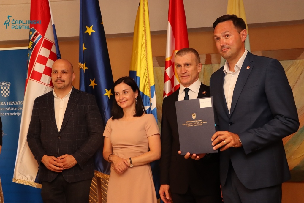 FOTO | U Hutovu blatu potpisani vrijedni ugovori: Vlada RH podržala ...