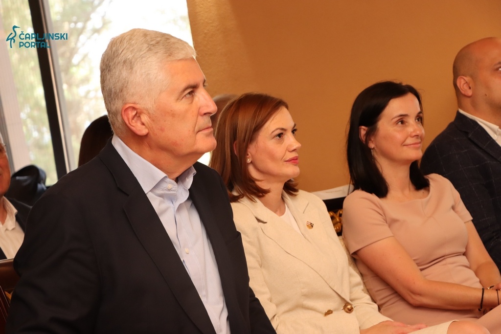 FOTO | U Hutovu blatu potpisani vrijedni ugovori: Vlada RH podržala ...